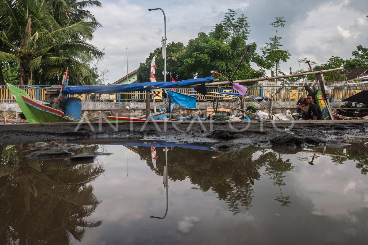 WASPADA BANJIR ROB DI PESISIR BANTEN | ANTARA Foto