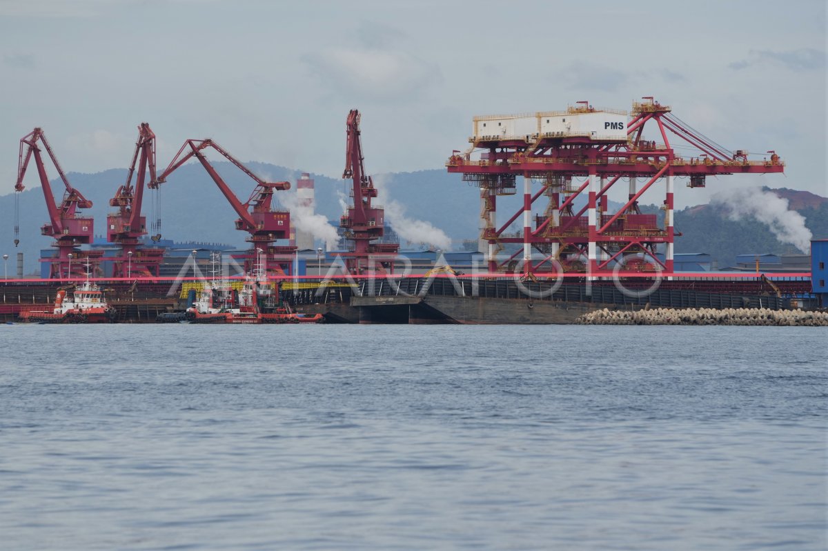 AKTIVITAS DI KAWASAN INDUSTRI SMELTER NIKEL DI KONAWE | ANTARA Foto