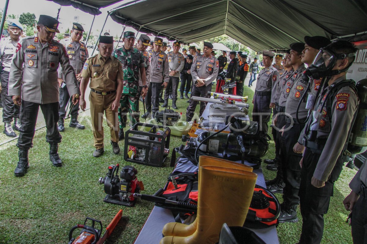 APEL KESIAPAN PERSONEL DAN SARPRAS PENANGGULANGAN KARHUTLA | ANTARA Foto