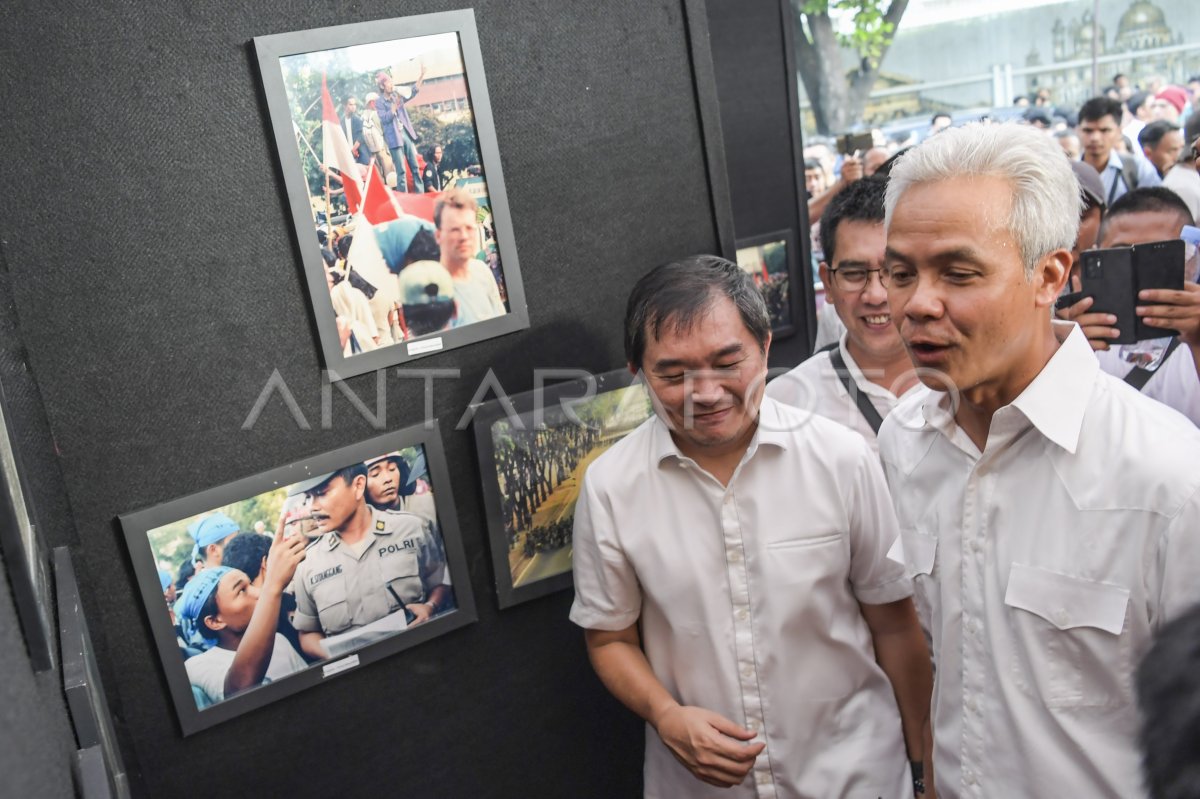 Ganjar Pranowo hadiri pameran 25 tahun reformasi | ANTARA Foto Ganjar Pranowo hadiri pameran 25 tahun reformasi | ANTARA Foto