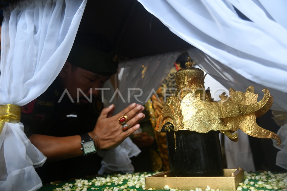 Kirab Mahkota Binokasih di Kota Bogor | ANTARA Foto Kirab Mahkota Binokasih di Kota Bogor | ANTARA Foto