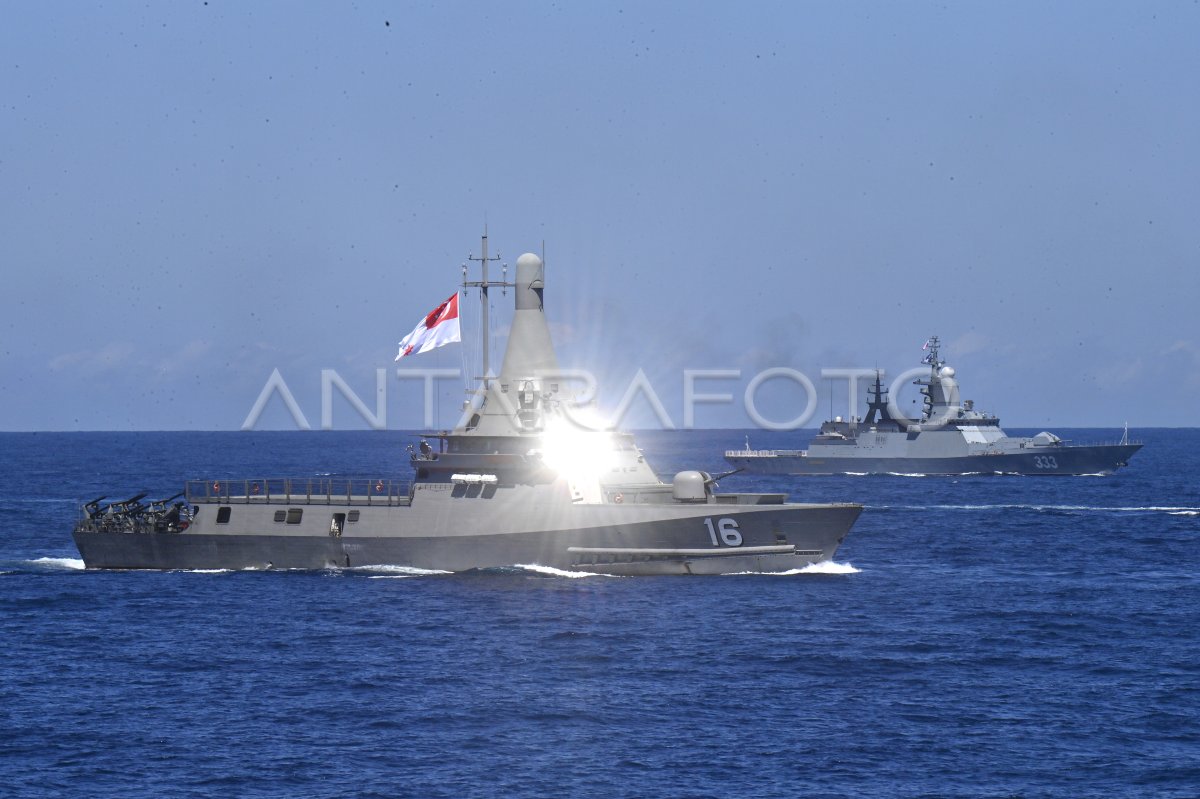 Fase laut Multilateral Naval Exercise Komodo 2023 | ANTARA Foto Fase laut Multilateral Naval Exercise Komodo 2023 | ANTARA Foto
