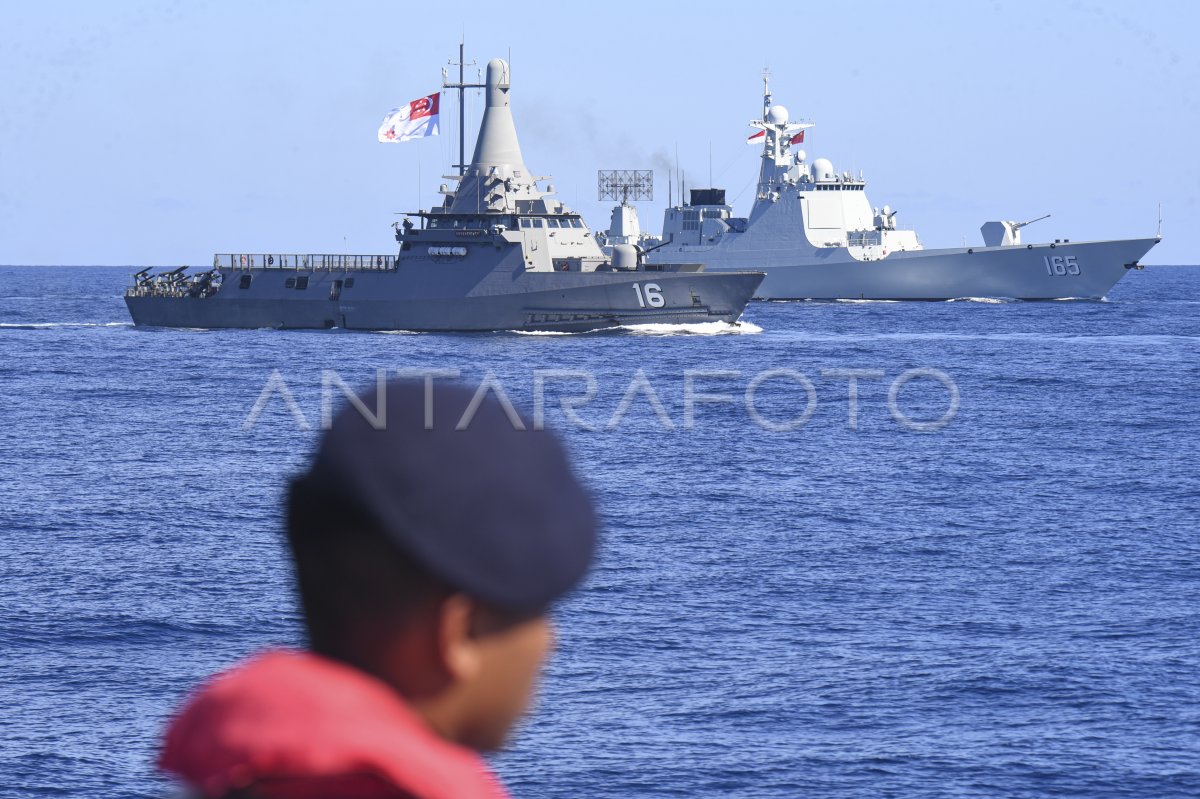 Fase laut Multilateral Naval Exercise Komodo 2023 | ANTARA Foto Fase laut Multilateral Naval Exercise Komodo 2023 | ANTARA Foto