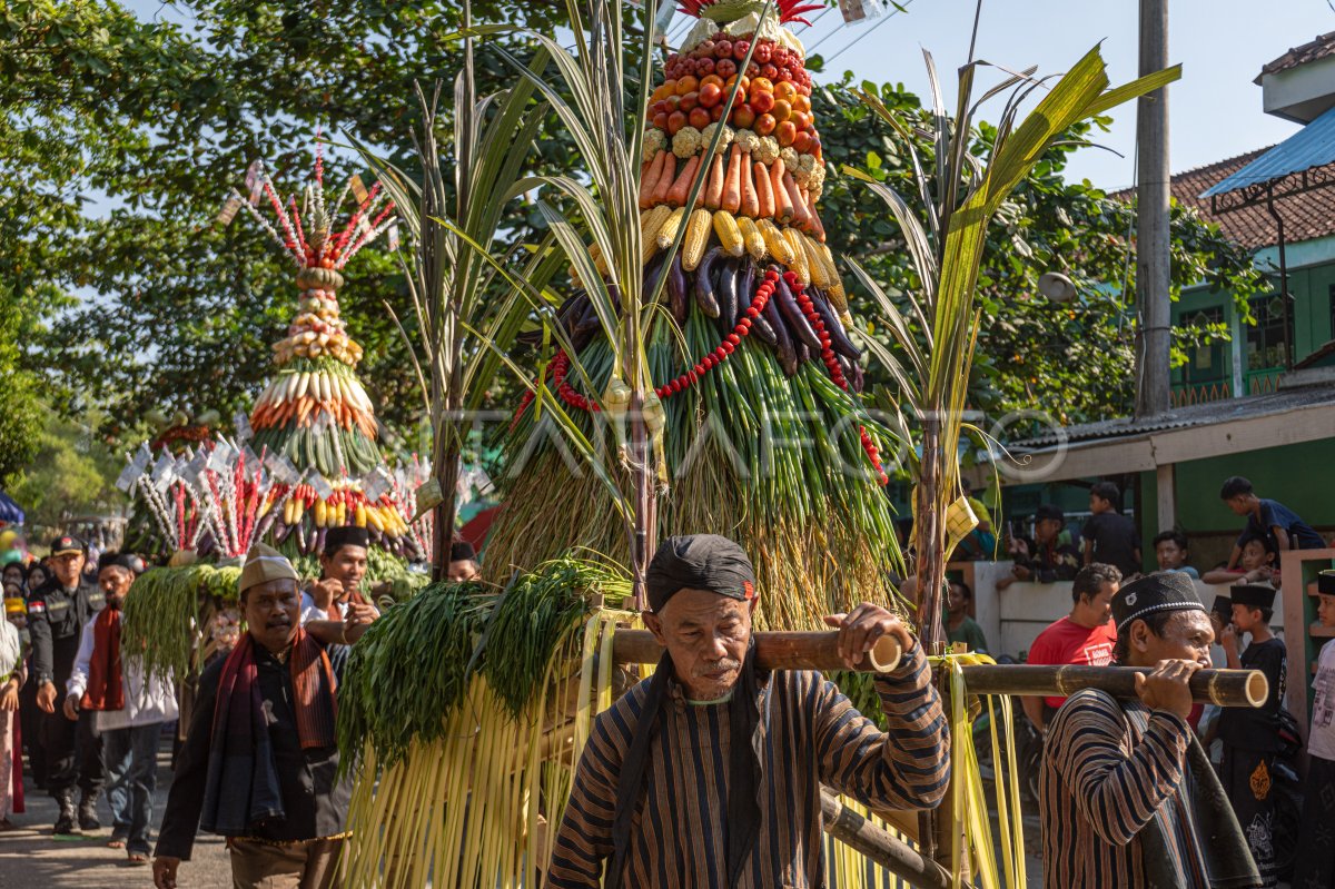 Tradisi Grebeg Sura Girikusumo di Demak | ANTARA Foto Tradisi Grebeg Sura Girikusumo di Demak | ANTARA Foto