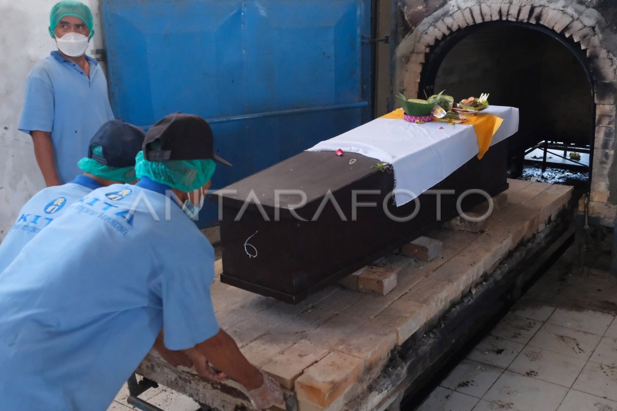 Kremasi jenazah telantar di Bali | ANTARA Foto