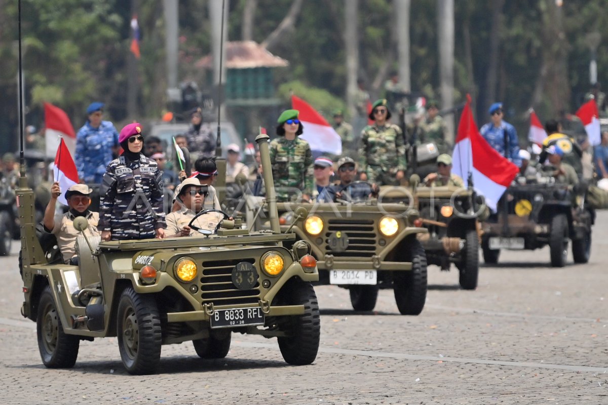 Parade alutsista HUT ke-78 TNI | ANTARA Foto