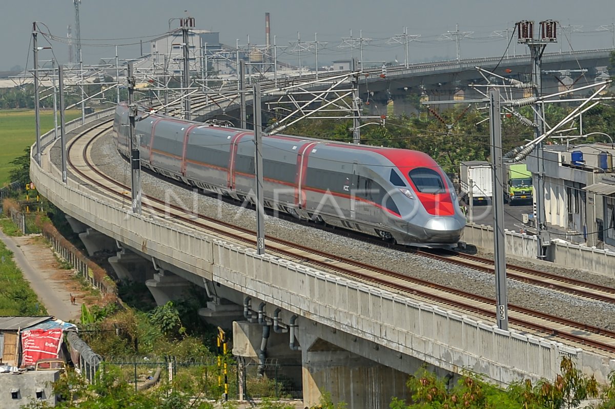 Tarif kereta cepat Jakarta-Bandung | ANTARA Foto Tarif kereta cepat Jakarta-Bandung | ANTARA Foto