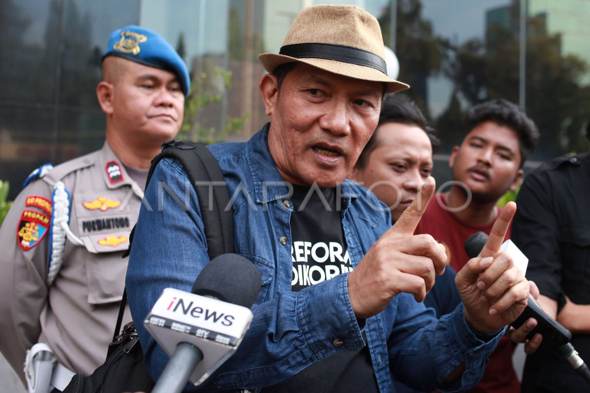 Pemeriksaan Saut Situmorang | ANTARA Foto Pemeriksaan Saut Situmorang | ANTARA Foto