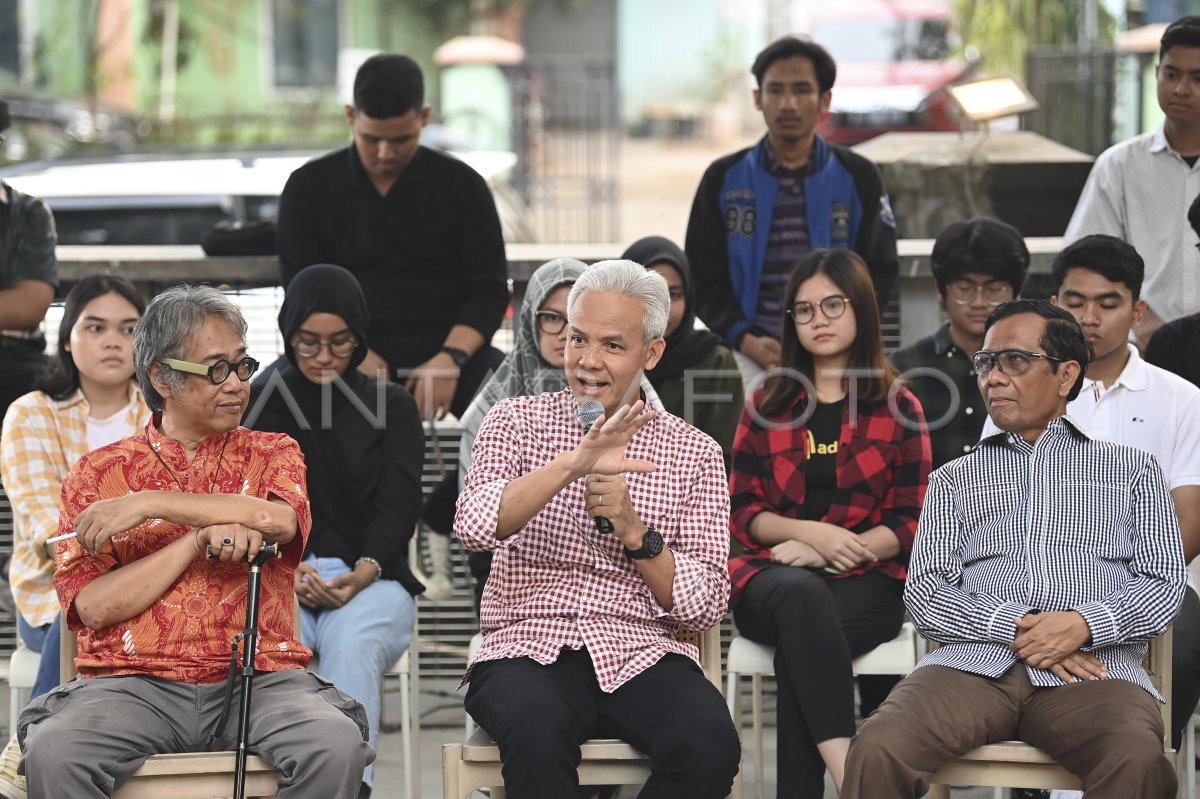 Ganjar dan Mahfud MD berdialog dengan pekerja kreatif | ANTARA Foto Ganjar dan Mahfud MD berdialog dengan pekerja kreatif | ANTARA Foto