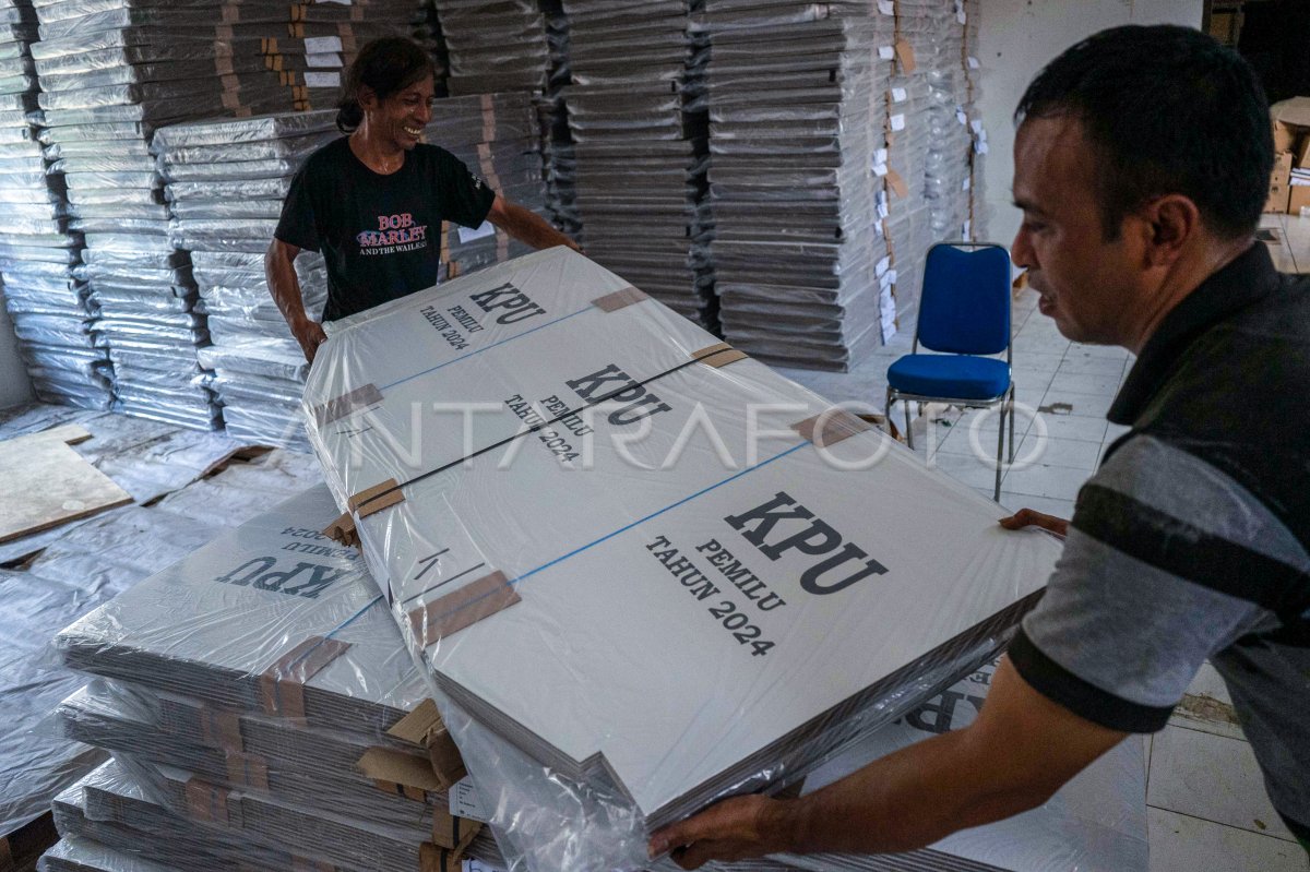 KPU Sleman terima bilik suara Pemilu 2024 | ANTARA Foto KPU Sleman terima bilik suara Pemilu 2024 | ANTARA Foto