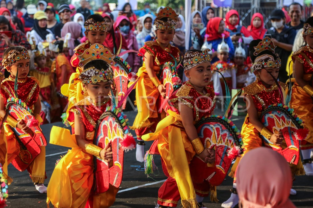 Lomba tari daerah anak-anak di Semarang | ANTARA Foto