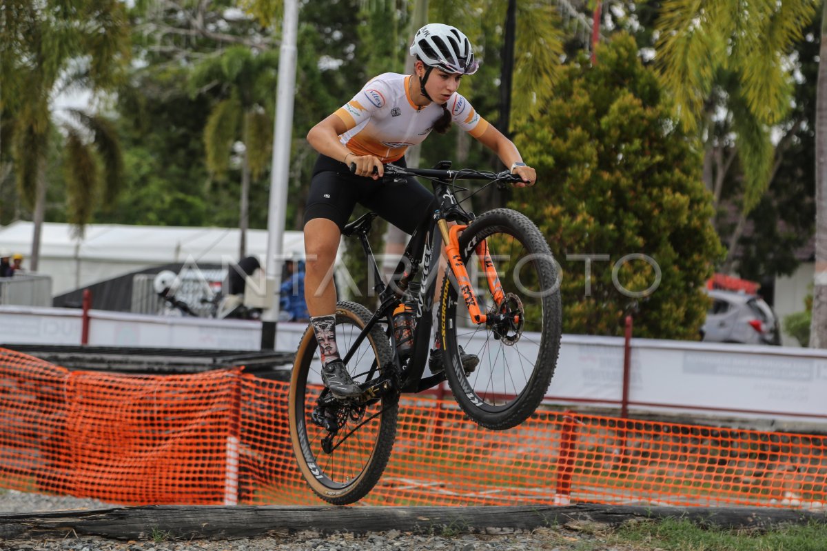 Pembalap sepeda UCI MTB mulai uji coba lintasan | ANTARA Foto
