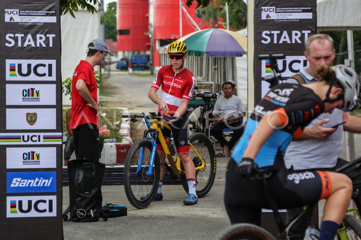 Pembalap sepeda UCI MTB mulai uji coba lintasan | ANTARA Foto