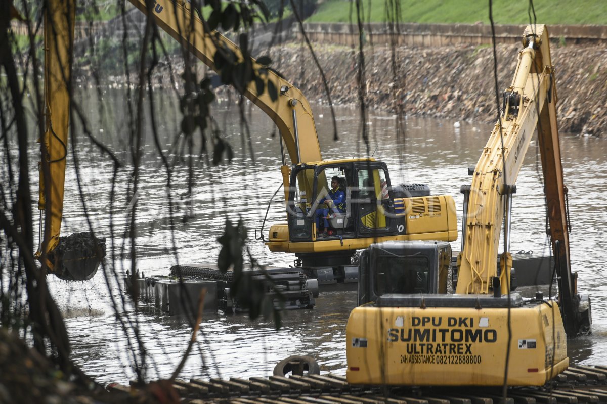Langkah antisipasi banjir di Jakarta | ANTARA Foto