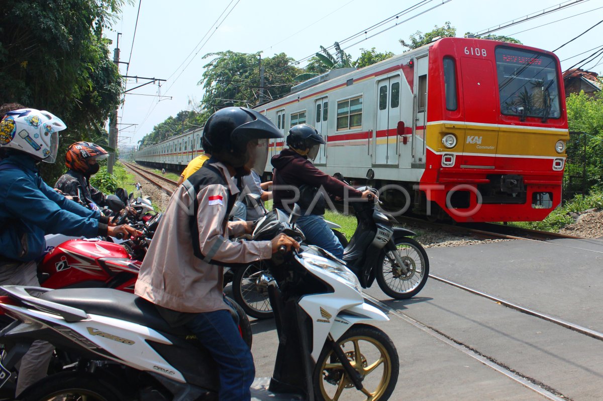 Jumlah kecelakaan kereta api di perlintasan sebidang | ANTARA Foto Jumlah kecelakaan kereta api di perlintasan sebidang | ANTARA Foto