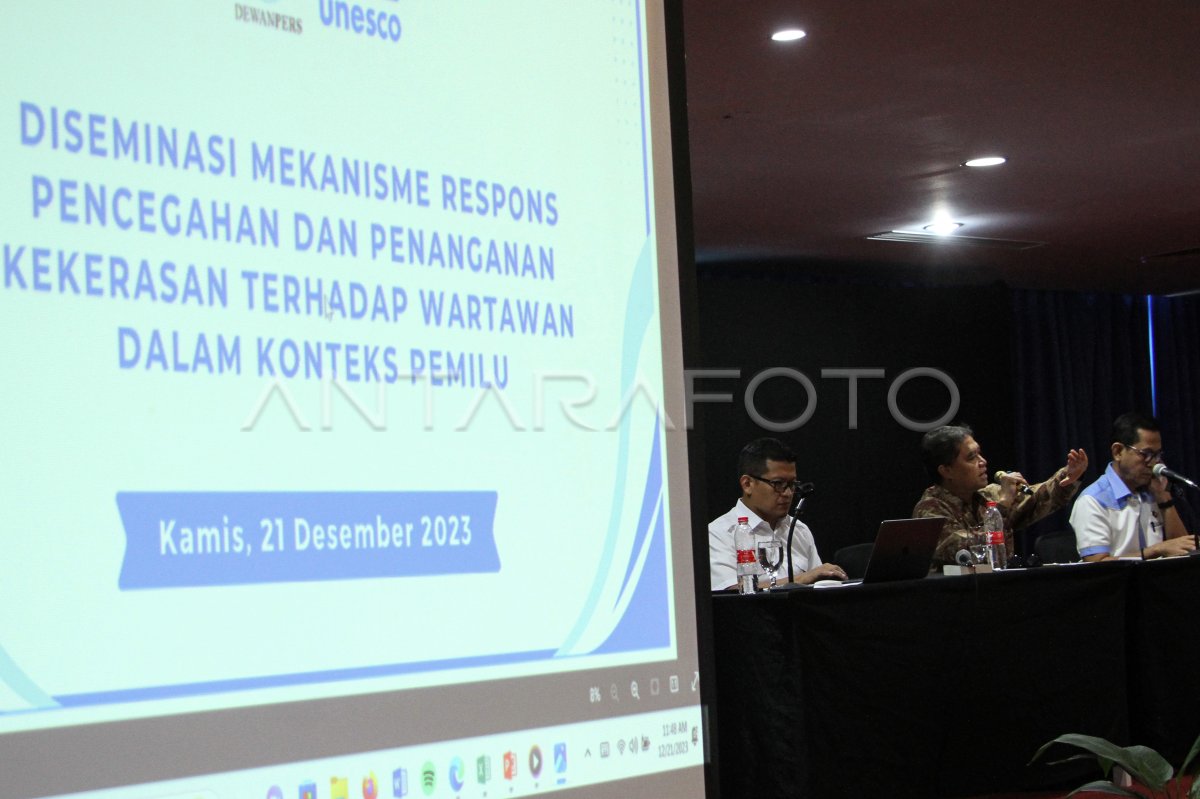 Sosialisasi surat edaran Dewan Pers di Makassar | ANTARA Foto Sosialisasi surat edaran Dewan Pers di Makassar | ANTARA Foto