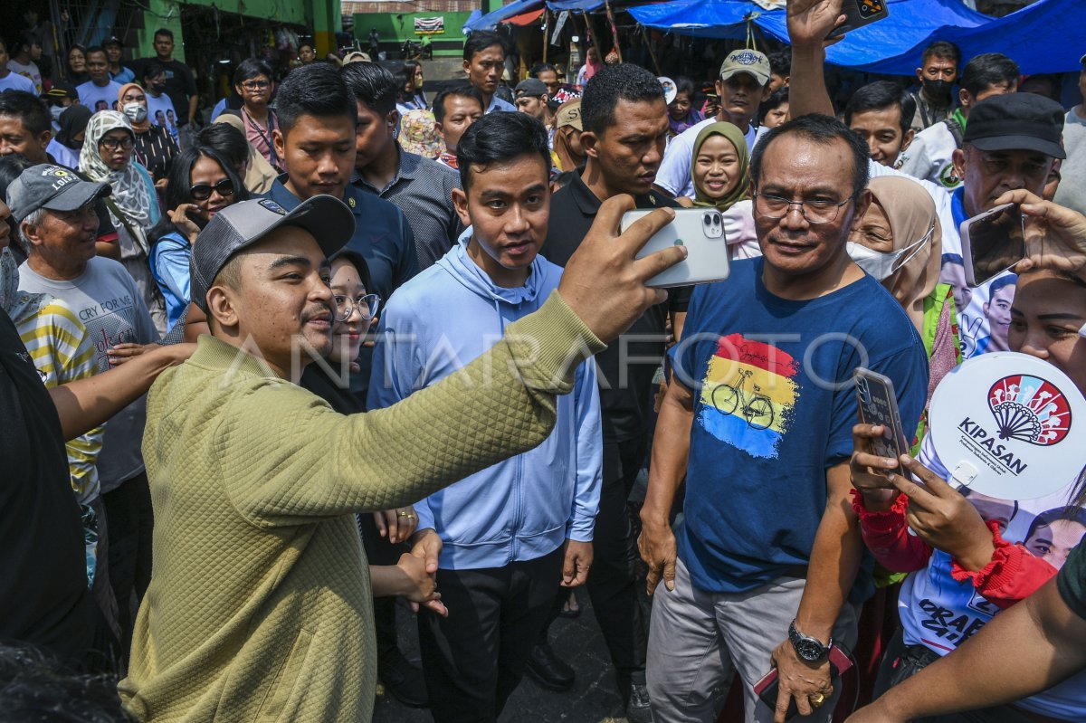 Gibran blusukan di Pasar Minggu Jakarta | ANTARA Foto