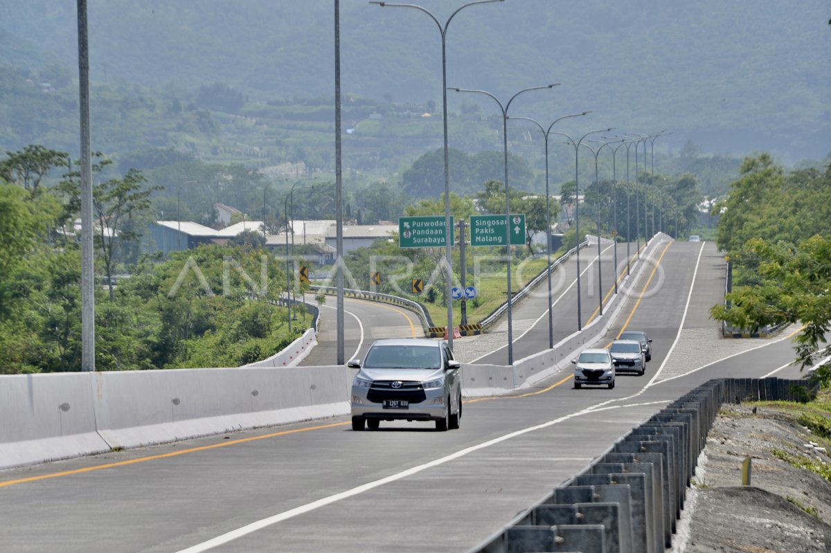 Predikisi volume kendaraan ruas tol Pandaan-Malang | ANTARA Foto Predikisi volume kendaraan ruas tol Pandaan-Malang | ANTARA Foto