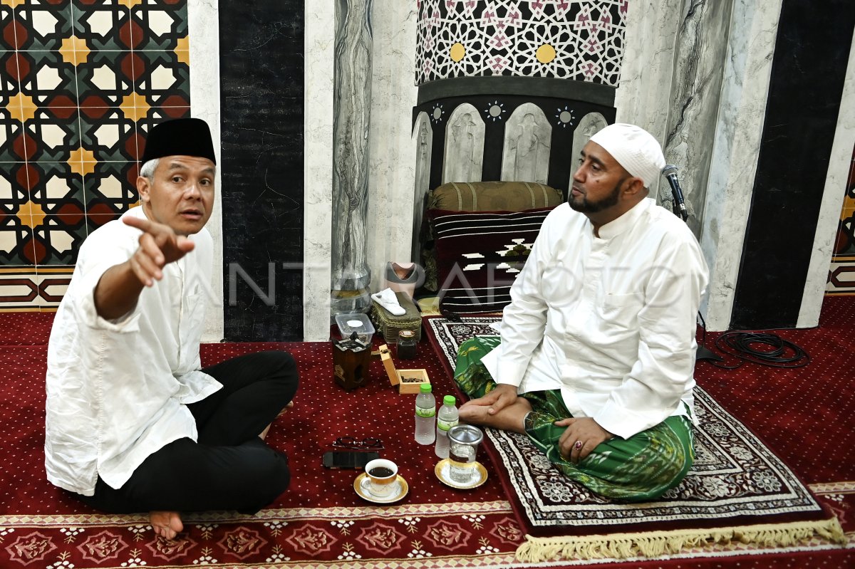 Ganjar Pranowo berkunjung ke Habib Syech | ANTARA Foto Ganjar Pranowo berkunjung ke Habib Syech | ANTARA Foto