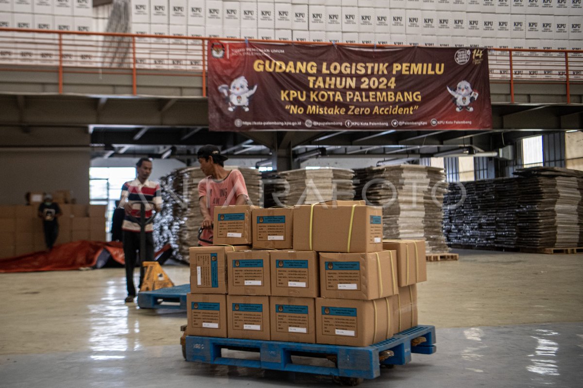 Kedatangan surat suara DPRD Provinsi Sumatera Selatan | ANTARA Foto Kedatangan surat suara DPRD Provinsi Sumatera Selatan | ANTARA Foto