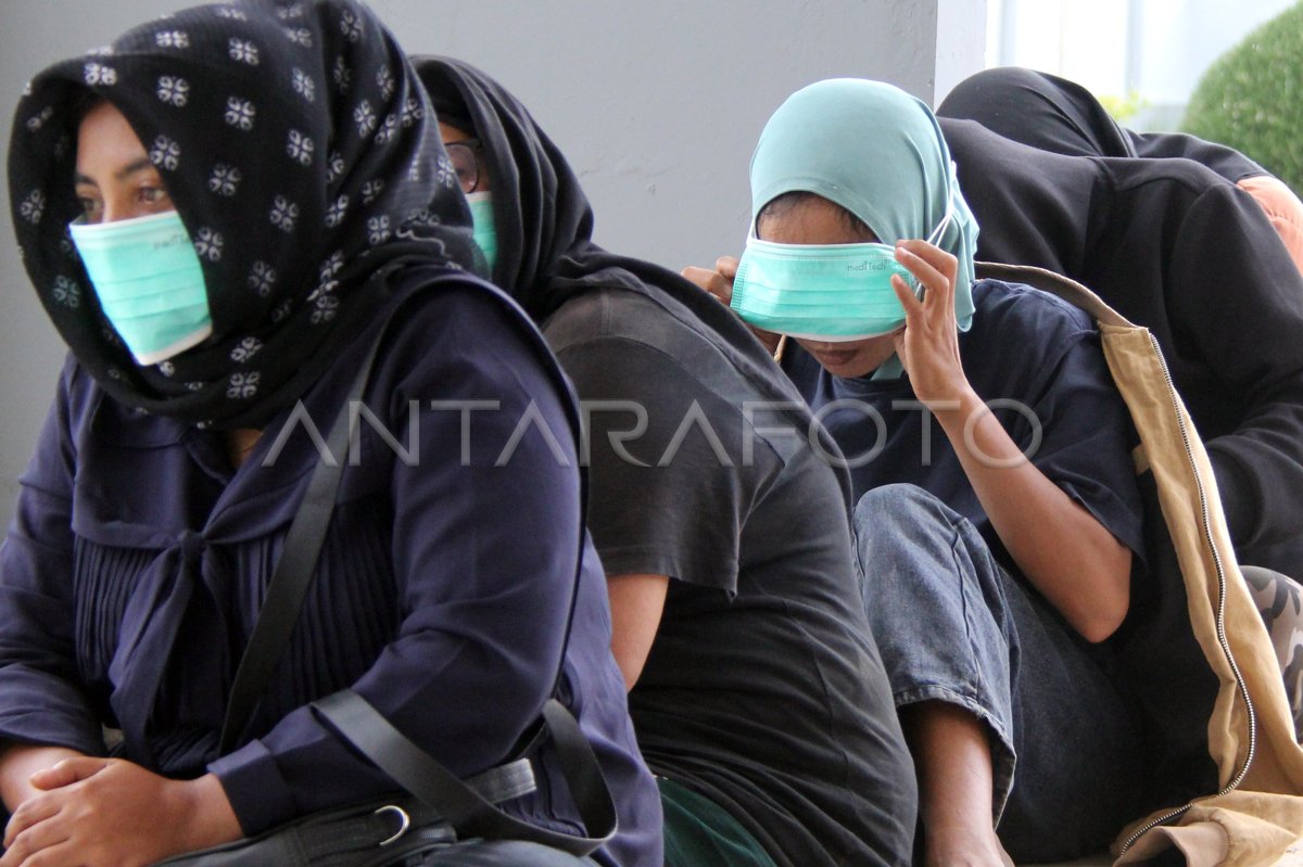 TNI AL gagalkan penyelundupan calon pekerja migran di Dumai | ANTARA Foto TNI AL gagalkan penyelundupan calon pekerja migran di Dumai | ANTARA Foto