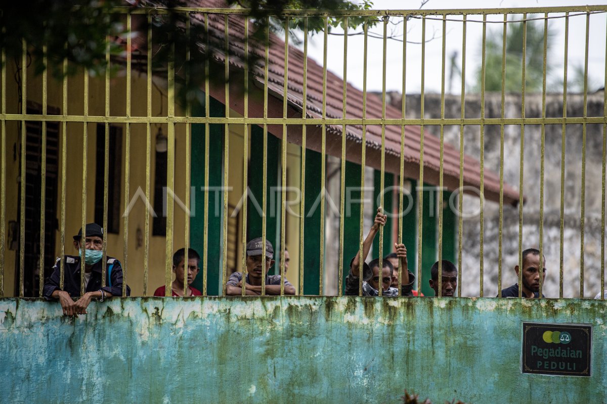 Penyandang disabilitas mental di Palembang ikuti Pemilu 2024 | ANTARA Foto Penyandang disabilitas mental di Palembang ikuti Pemilu 2024 | ANTARA Foto