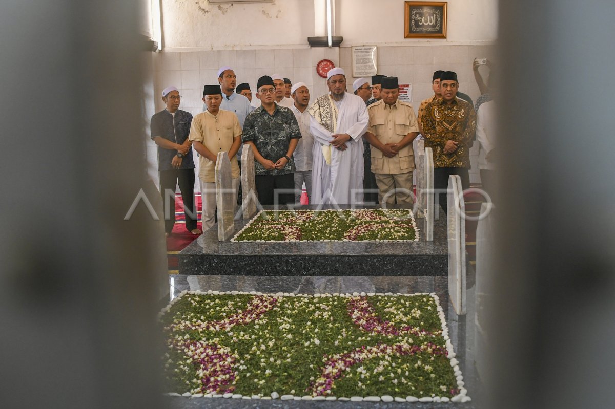 Prabowo berziarah ke makam Habib Ali Kwitang | ANTARA Foto