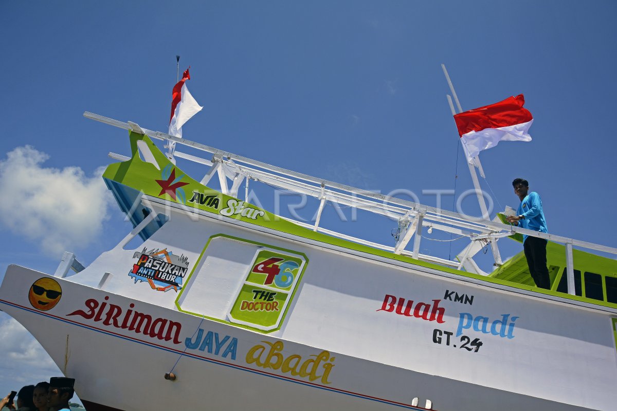 Bantuan kapal untuk nelayan di Takalar | ANTARA Foto