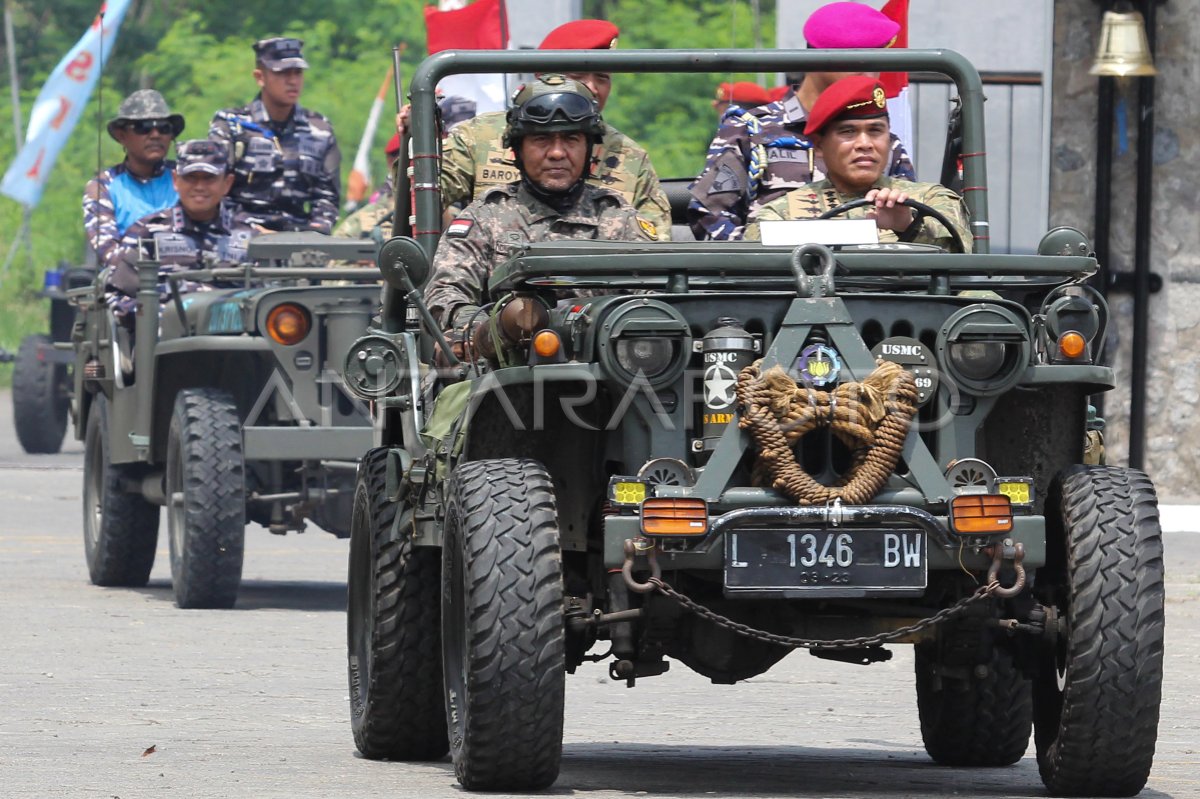 Penyematan Brevet Kehormatan Komando Pasukan Katak | ANTARA Foto Penyematan Brevet Kehormatan Komando Pasukan Katak | ANTARA Foto