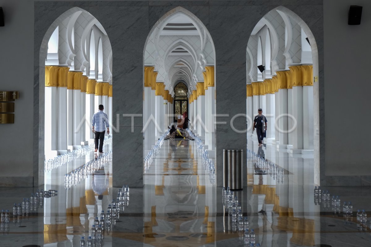 Masjid Sheikh Zayed Solo saat Ramadhan | ANTARA Foto