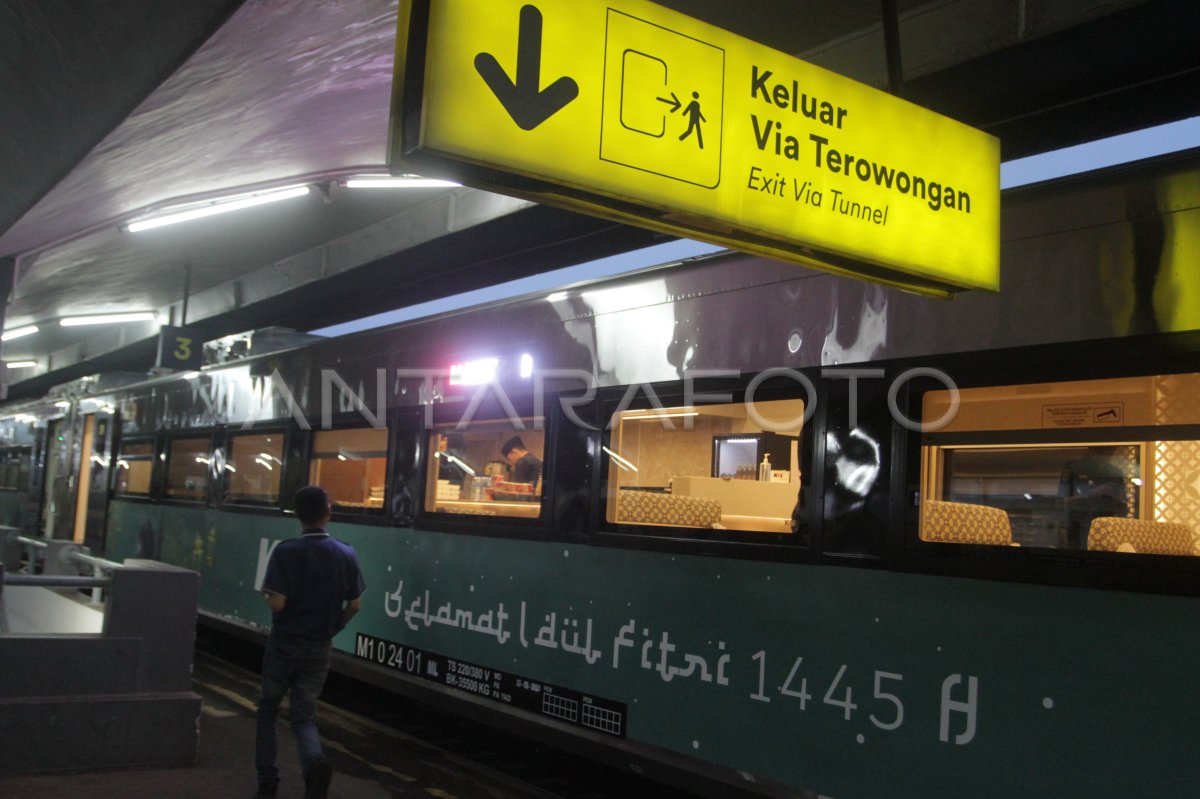 Pemberangkatan perdana Kereta Api Majapahit Generasi Baru | ANTARA Foto