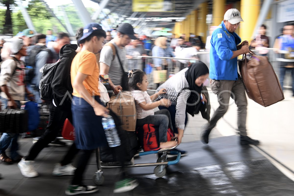 Awal mudik di Pelabuhan Tanjung Priok Jakarta | ANTARA Foto