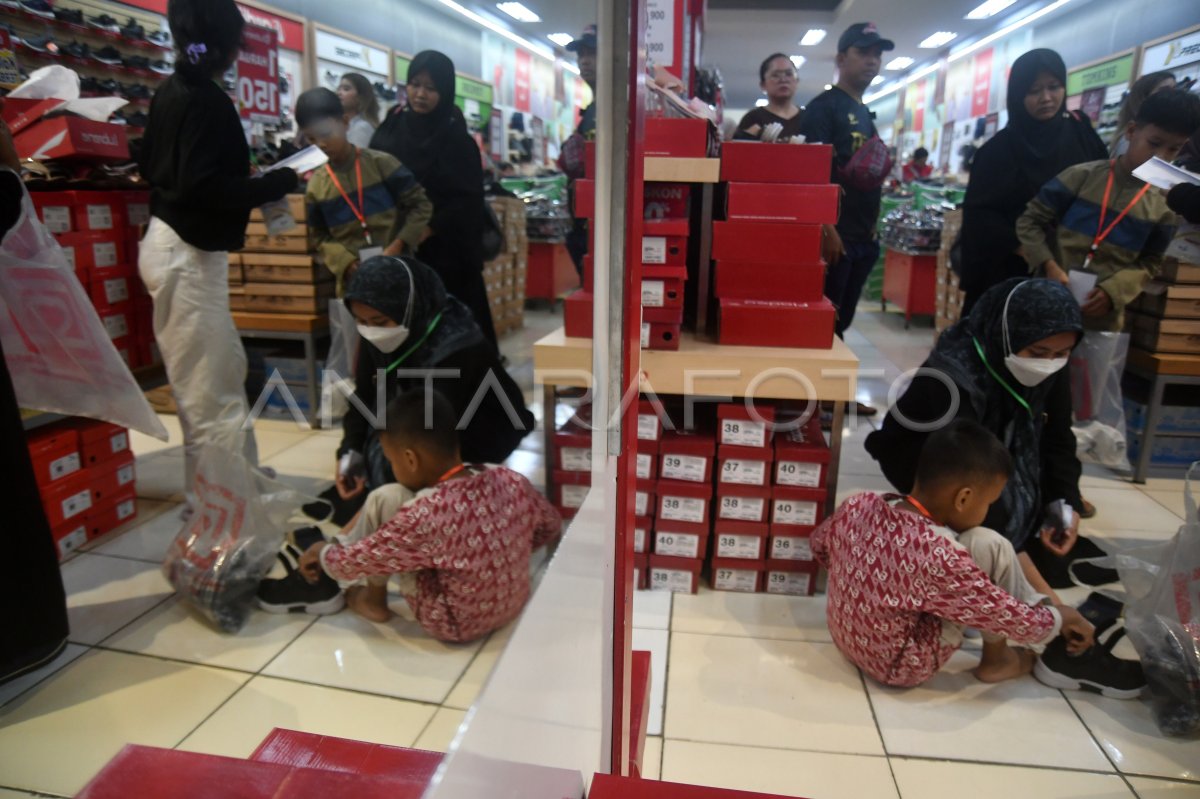 Anak yatim belanja kebutuhan Lebaran di Kota Bogor | ANTARA Foto