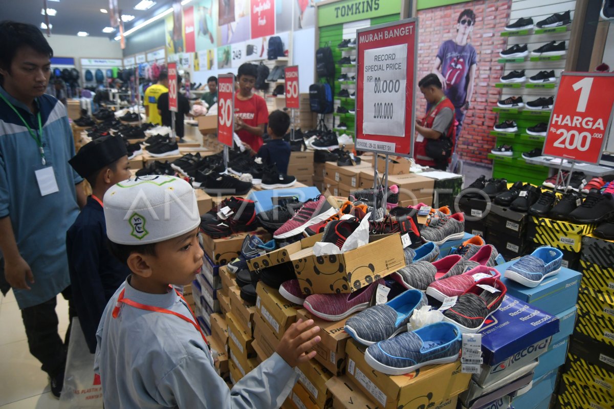 Anak yatim belanja kebutuhan Lebaran di Kota Bogor | ANTARA Foto