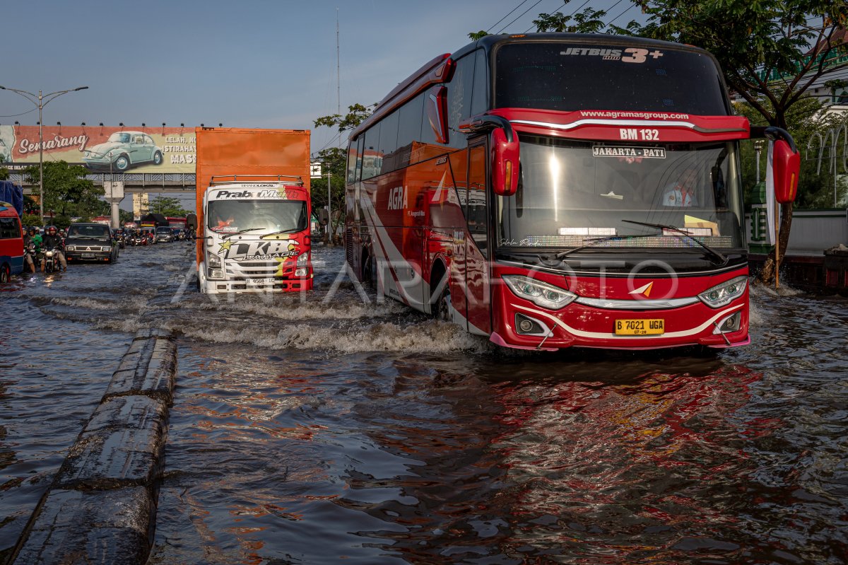 Jalur utama mudik pantura Semarang terendam banjir | ANTARA Foto