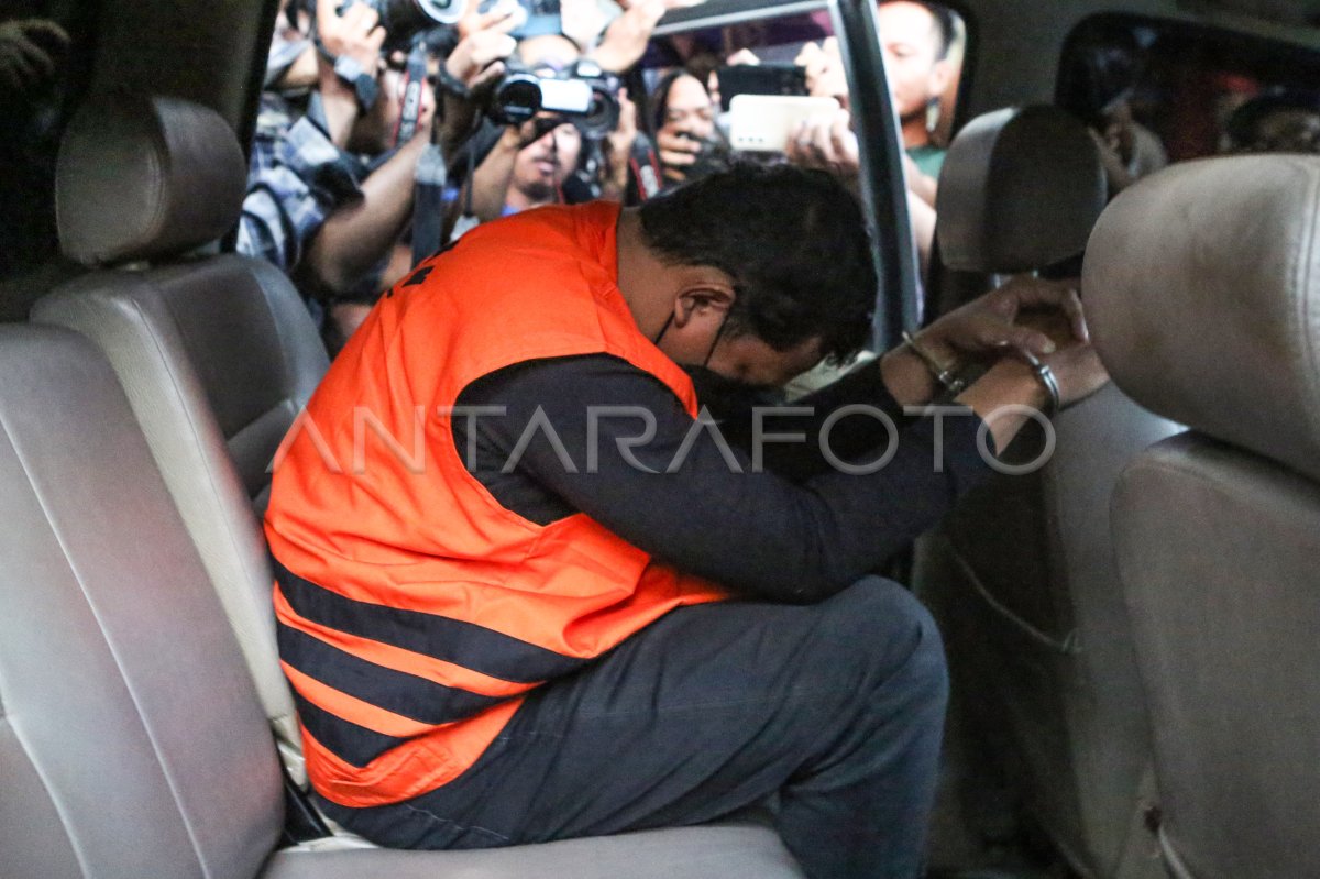 Penahanan Bupati Sidoarjo Ahmad Muhdlor Ali | ANTARA Foto Penahanan Bupati Sidoarjo Ahmad Muhdlor Ali | ANTARA Foto