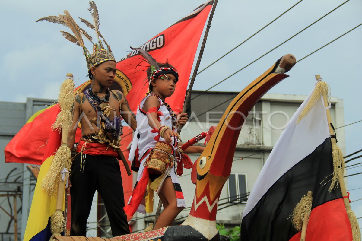 Pawai Gawai Dayak Kalbar ke-38 | ANTARA Foto