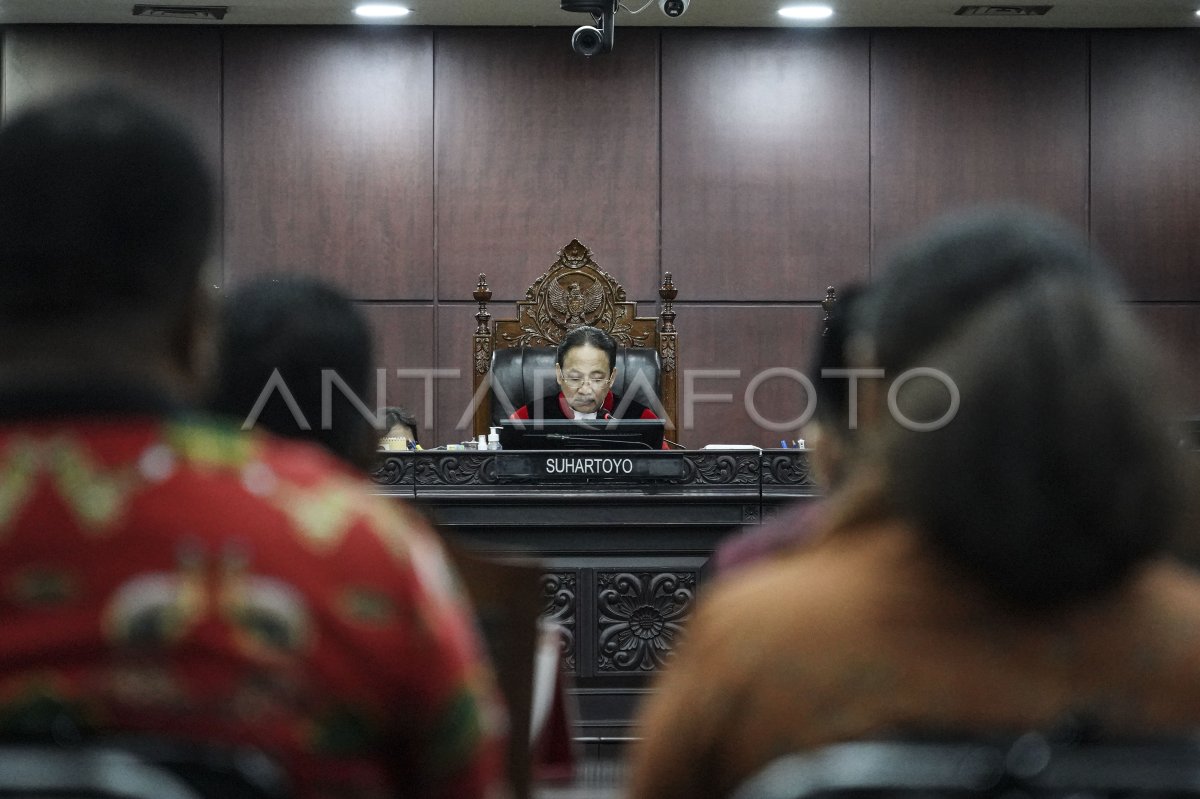 Sidang putusan dismissal 52 Perkara PHPU Pileg | ANTARA Foto Sidang putusan dismissal 52 Perkara PHPU Pileg | ANTARA Foto
