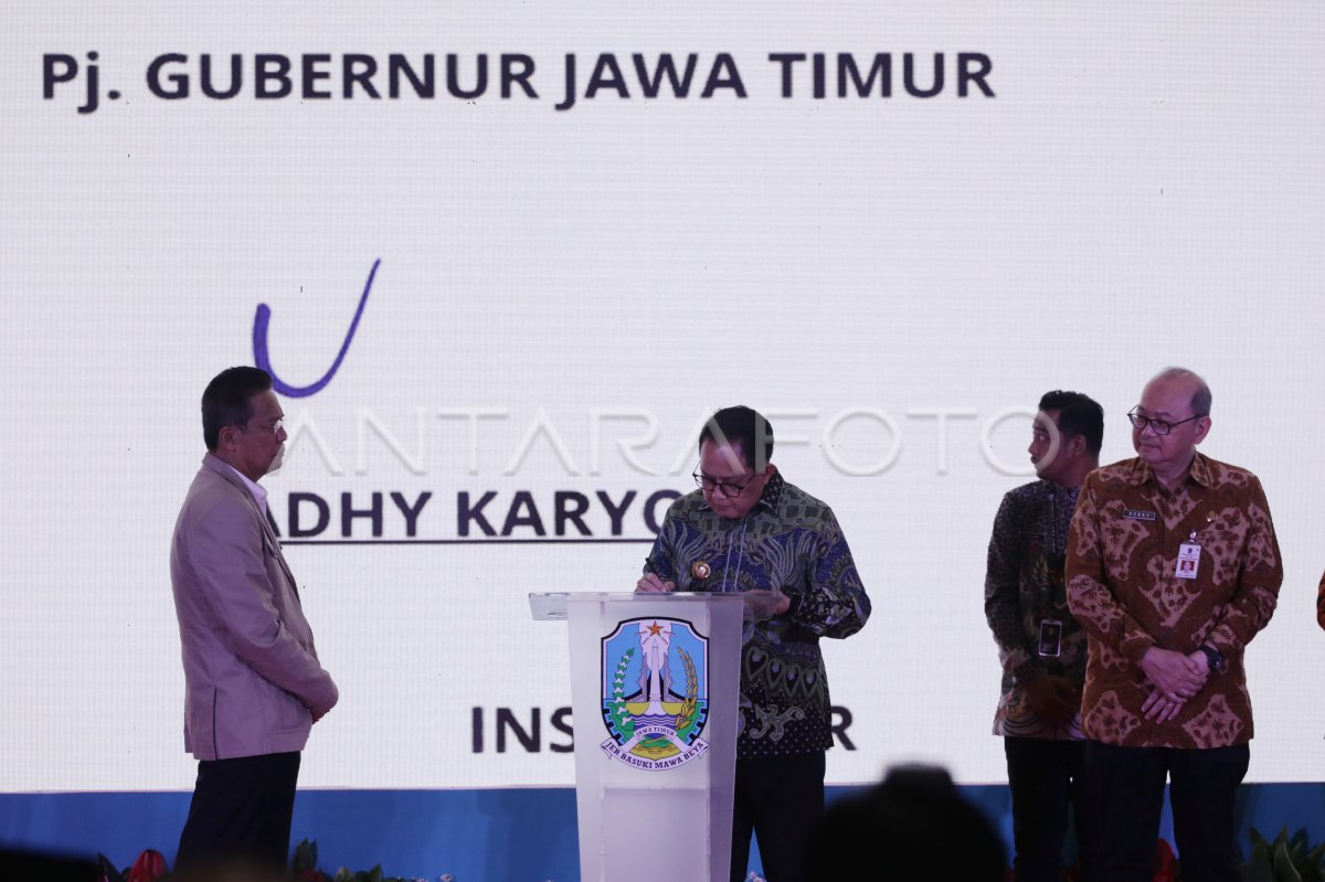 Pembukaan roadshow bus KPK jelajah negeri bangun antikorupsi | ANTARA Foto Pembukaan roadshow bus KPK jelajah negeri bangun antikorupsi | ANTARA Foto