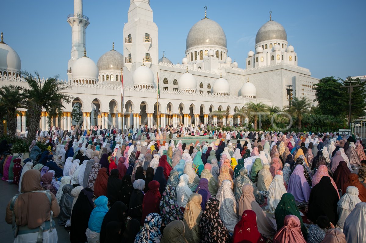 Shalat Idul Adha di Masjid Raya Syeikh Zayed Solo | ANTARA Foto