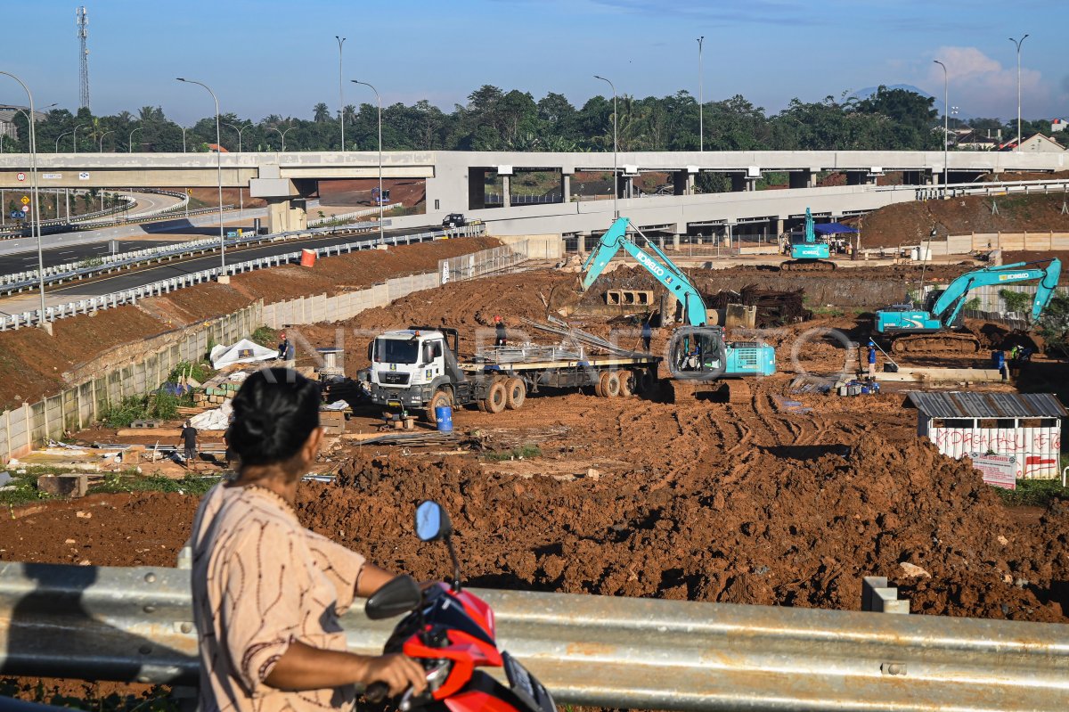 Pembangunan Jalan Tol Serbaja Seksi 1B | ANTARA Foto