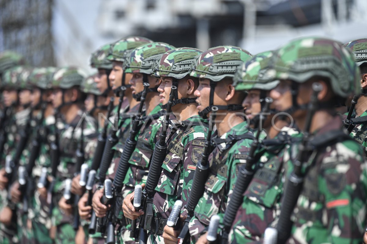 Pemberangkatan Satgas Pamtas RI-Papua Nugini | ANTARA Foto