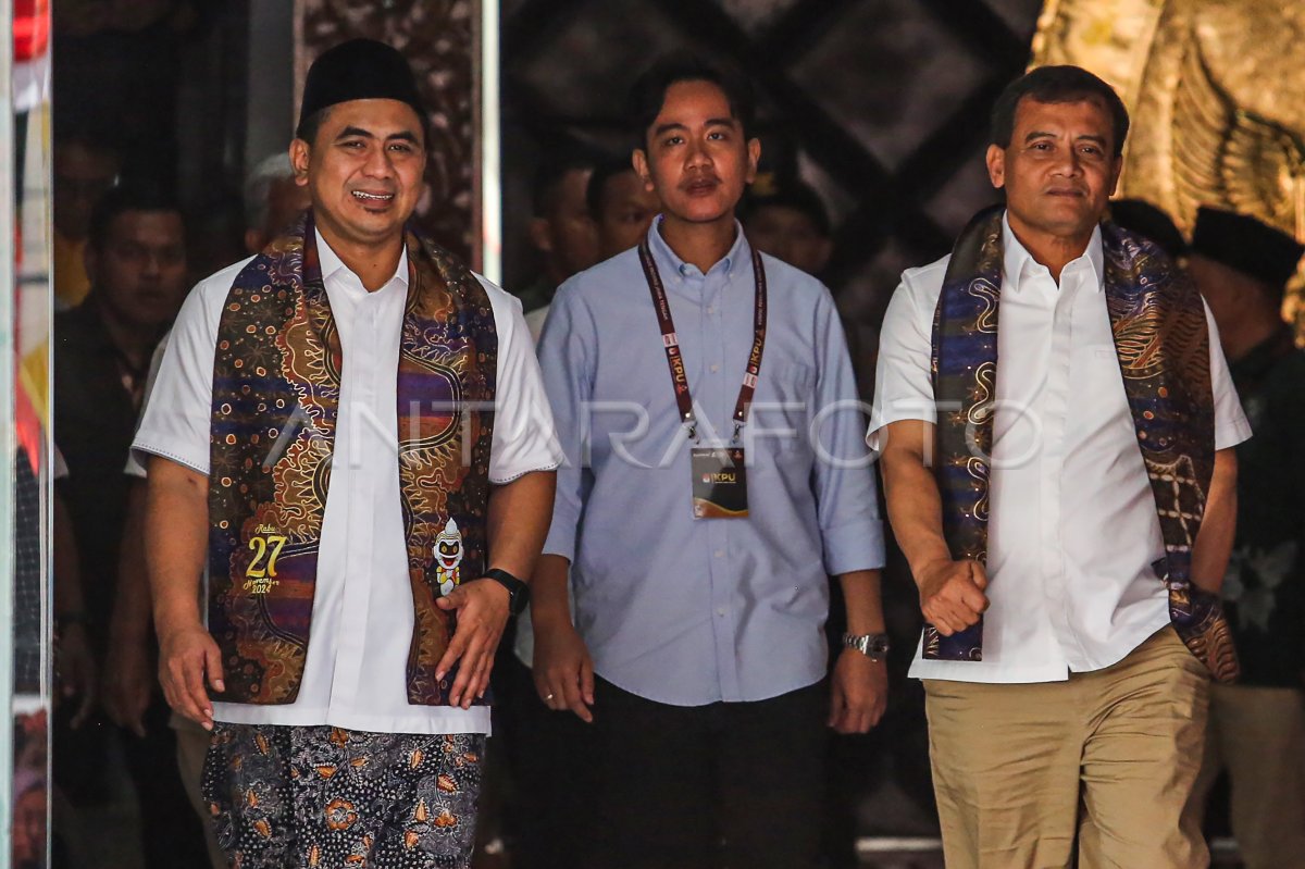 Ahmad Luthfi-Taj Yasin mendaftar ke KPU Jawa Tengah | ANTARA Foto Ahmad Luthfi-Taj Yasin mendaftar ke KPU Jawa Tengah | ANTARA Foto