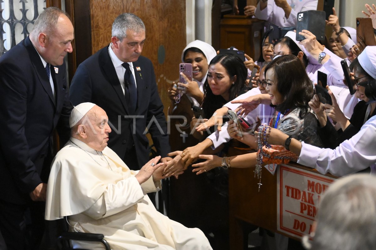 Paus Fransiskus kunjungi Gereja Katedral Jakarta | ANTARA Foto