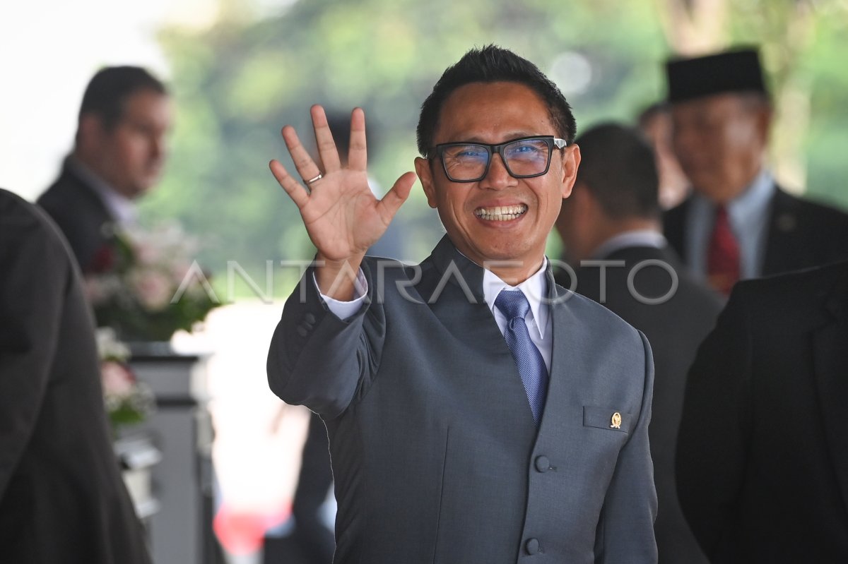 Pelantikan anggota parlemen masa bakti 2024-2029 | ANTARA Foto
