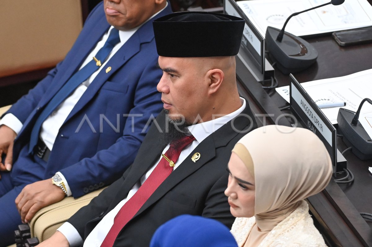 Pelantikan anggota parlemen masa bakti 2024-2029 | ANTARA Foto