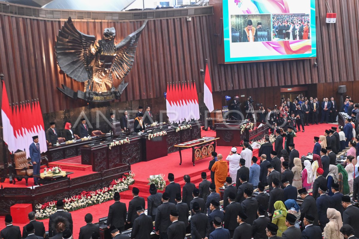 Pelantikan anggota parlemen masa bakti 2024-2029 | ANTARA Foto