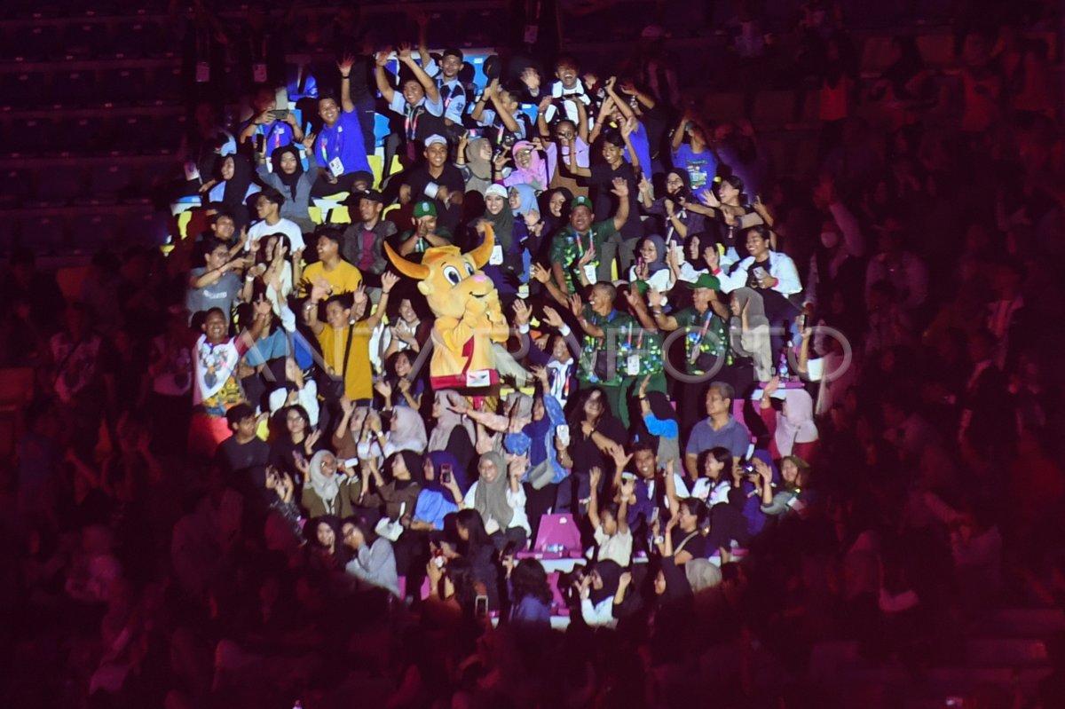 Upacara pembukaan Peparnas XVII Solo 2024 | ANTARA Foto