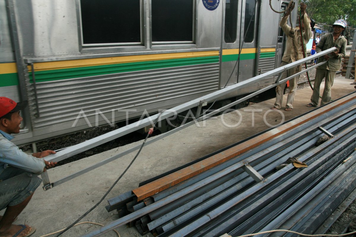 PEMBANGUNAN STASIUN KRL | ANTARA Foto PEMBANGUNAN STASIUN KRL | ANTARA Foto