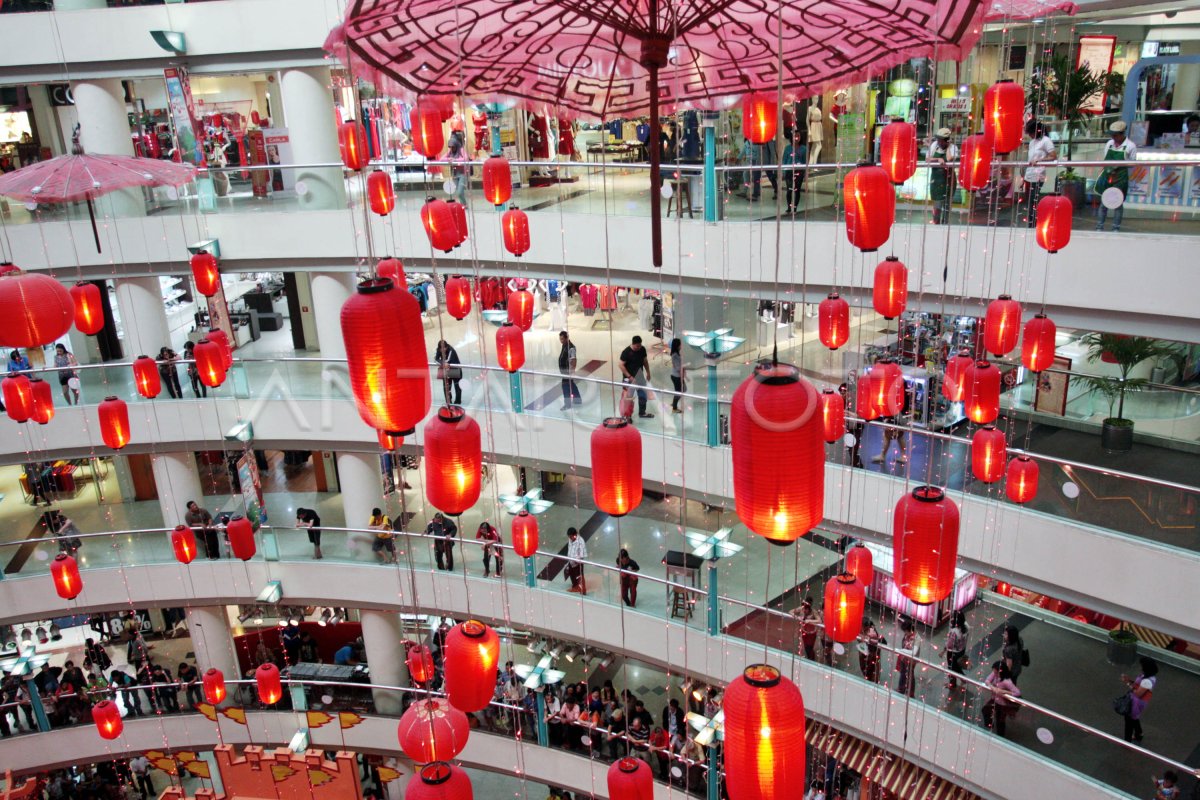 SEMARAK IMLEK DI MALL | ANTARA Foto SEMARAK IMLEK DI MALL | ANTARA Foto
